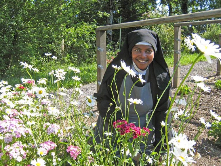 Devenir oblate de la FSSPX • LPL